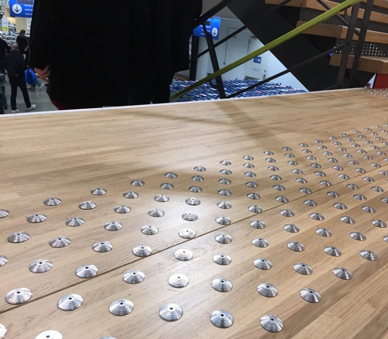 Plots & clous podotactiles – Hand et Vie